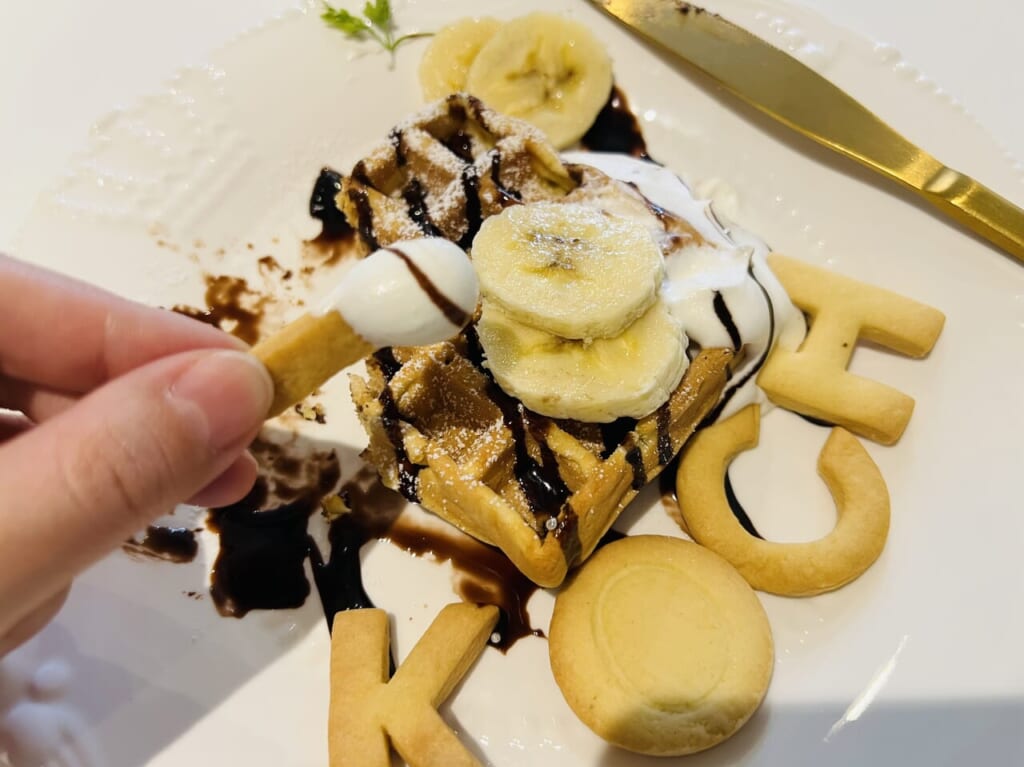 【高知市】ガーリーでかわいいお店「Cafe&Bar Ludic」がはりまや町に1月30日オープン！夜は本格的なバーに変身！ | 号外NET 高知市