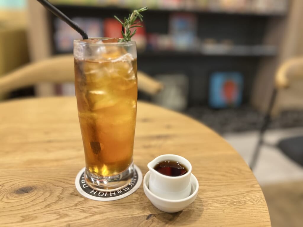 【高知市】ベンジーファンもご注目あれ！紅茶とキャロットケーキのお店「HOLIDAY HOLICS tea&carrot」が帯屋町商店街に1月 ...