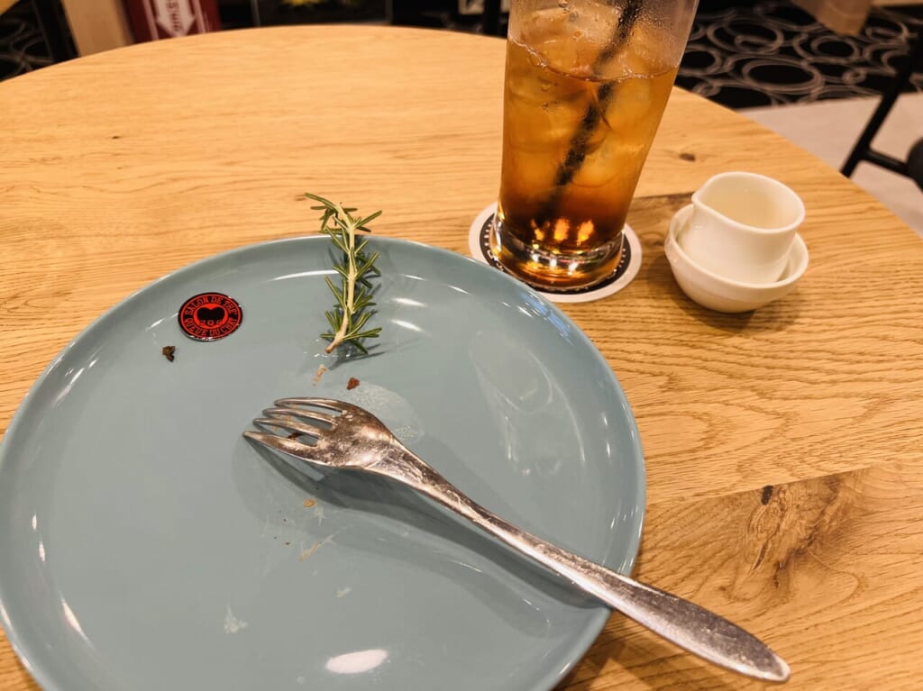 【高知市】ベンジーファンもご注目あれ！紅茶とキャロットケーキのお店「HOLIDAY HOLICS tea&carrot」が帯屋町商店街に1月 ...